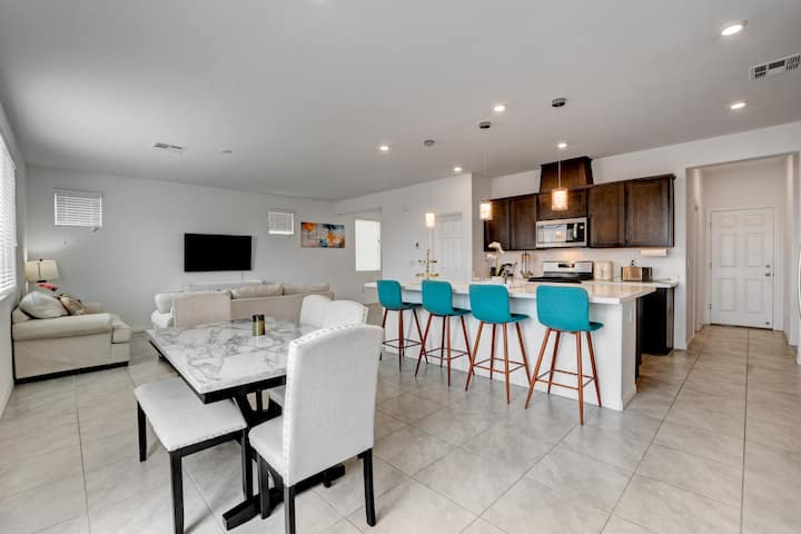 Close To Airport, King Bd - 8mile To Strip - Lake Las Vegas, NV