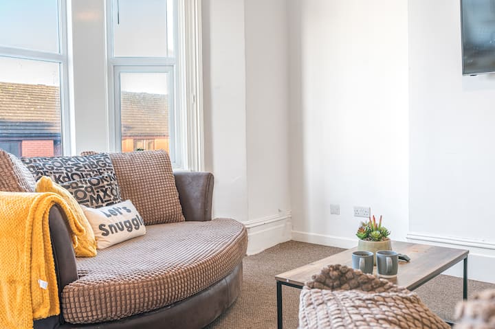 Barrow-in-furness: Spacious 3br Accommodation - Barrow-in-Furness