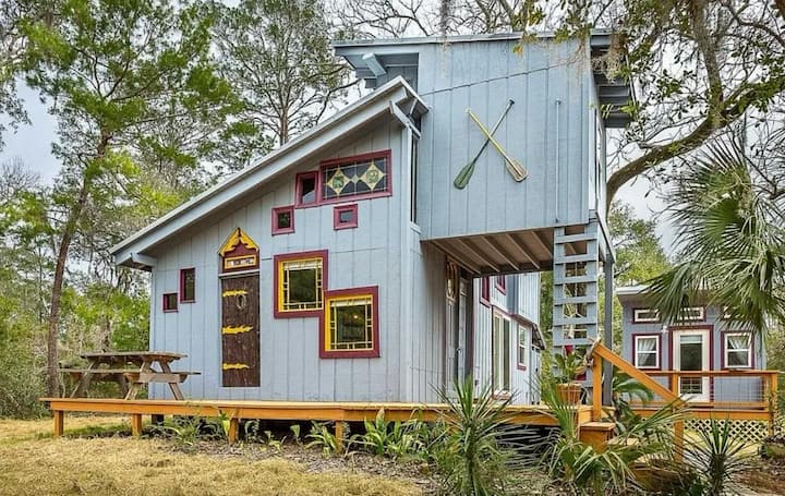 The Hobbit Bungalow Retreat - Alligator Point, FL