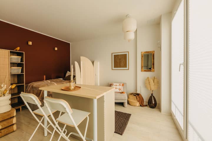 Cozy Escape | Retro Charm | Bright Design - Düsseldorf