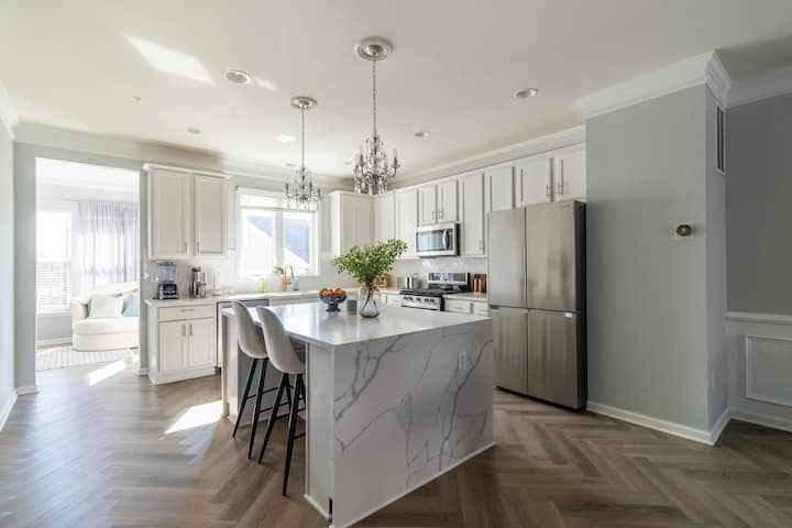 Spacious Townhome W/hot Tub Near Dc & Annapolis - Baltimore/Washington Airport (BWI)