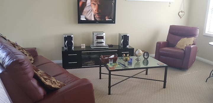 Liz On Lowry - Clive