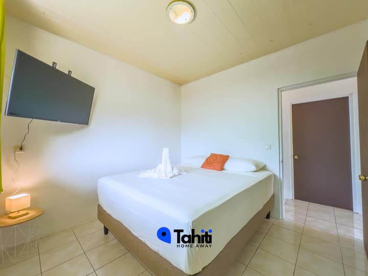 Ch3 In A Beachfront Villa W View - Tahiti