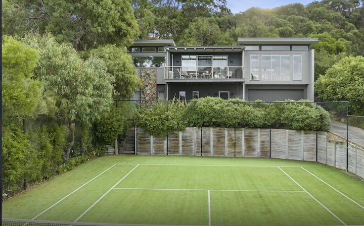 Serena- Stay And Play - Lorne