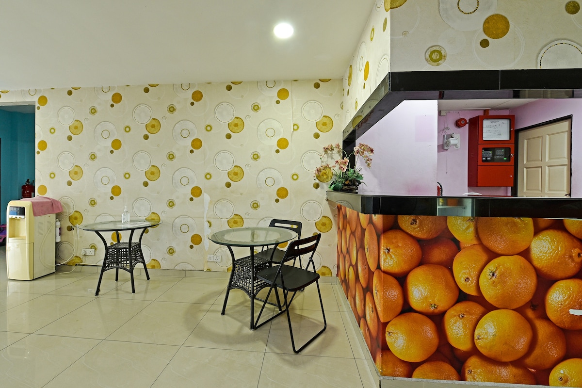 Amplia estancia de lujo tamaño king en Orange Kuala Pilah - Apartotel ...