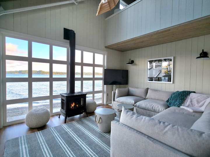 Beachfront Cabin, Private Beach, Dock, Water Views - Bainbridge Island, WA