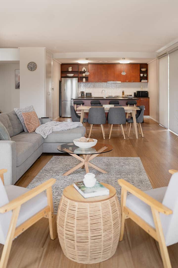 Bright & Spacious 3 Br Townhouse Prime Location - Glengarry