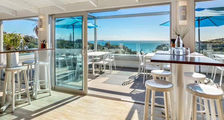 Serene Seaview Chalet - Waiheke Island