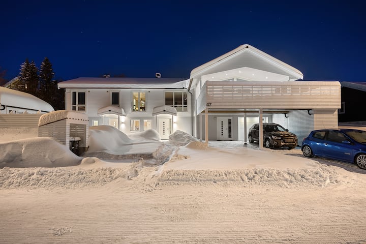 Arctic Haven | 4 Bedroom | Near Shops And Airport - Tromsø