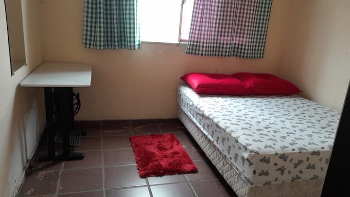 Aluga-se Quarto Para Estudantes. - Itabuna