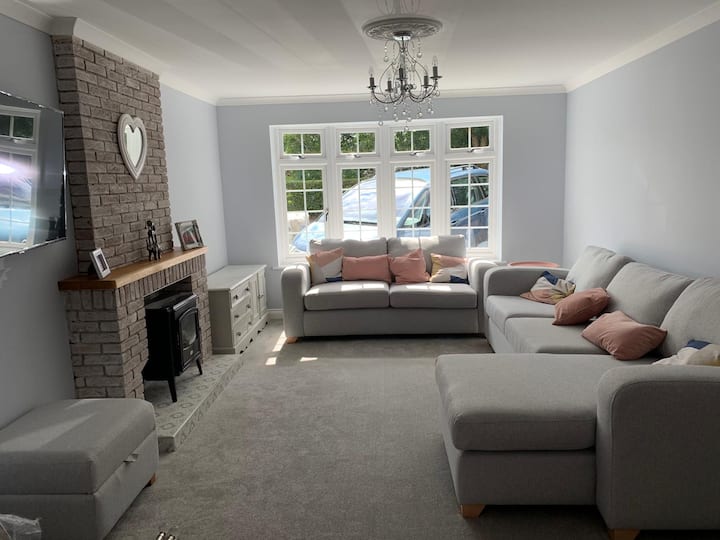 Silverstone - 5 Bed - Sleeps 10 - Towcester