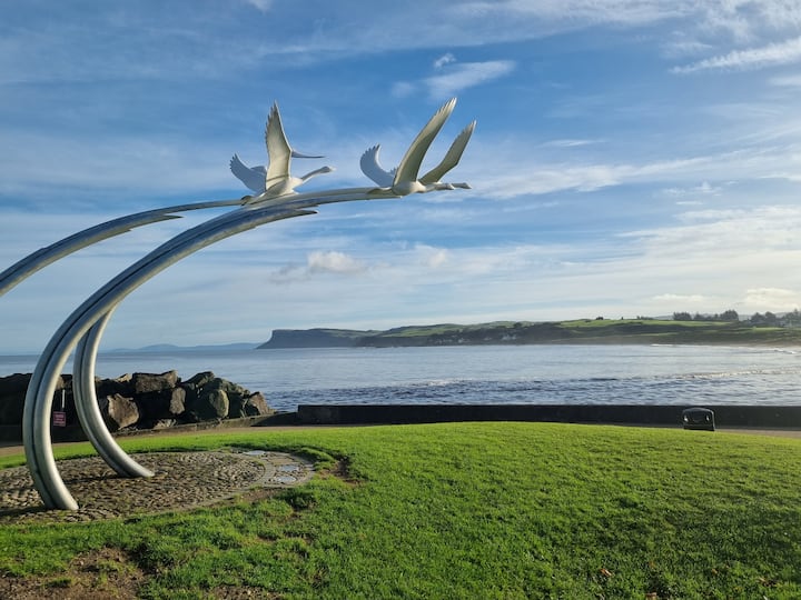 "Hidden Gem" Near Seafront In Ballycastle - Ballycastle