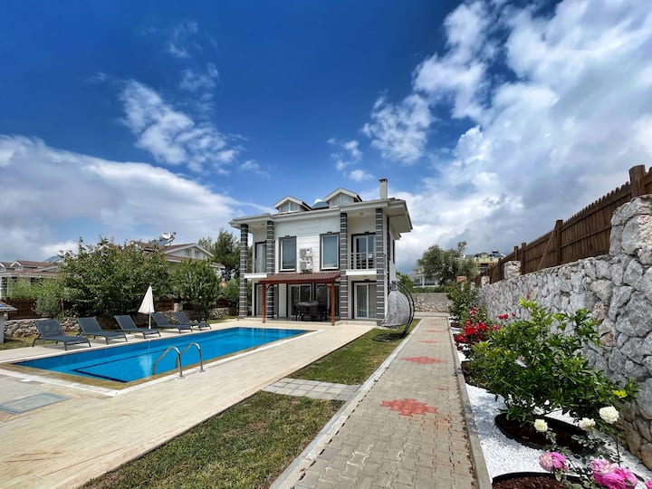 ÖLüdeniz 'De 4 Yatak Odalı Villa (Z3) - Ölüdeniz