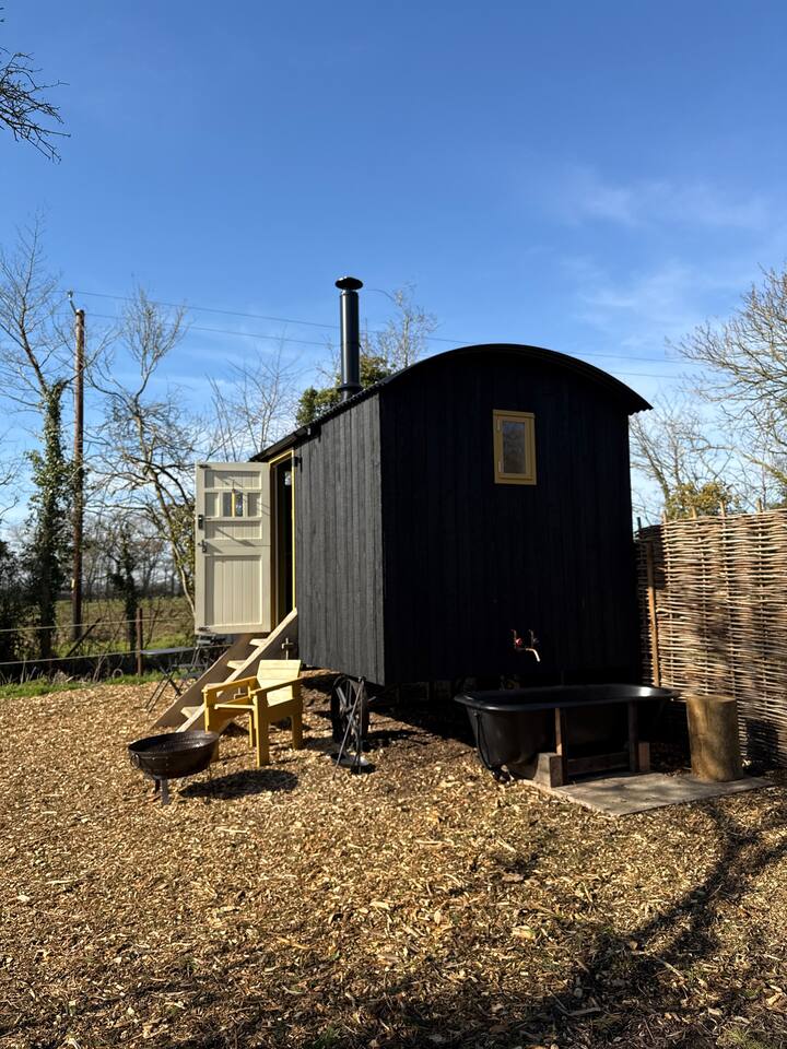 'Russet' Hut On Private Farm - Woodbridge