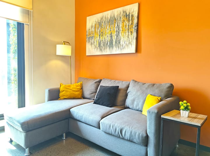 Luxury 2 Bedroom Apt W/free Parking + Gym + Ac - Monterrey