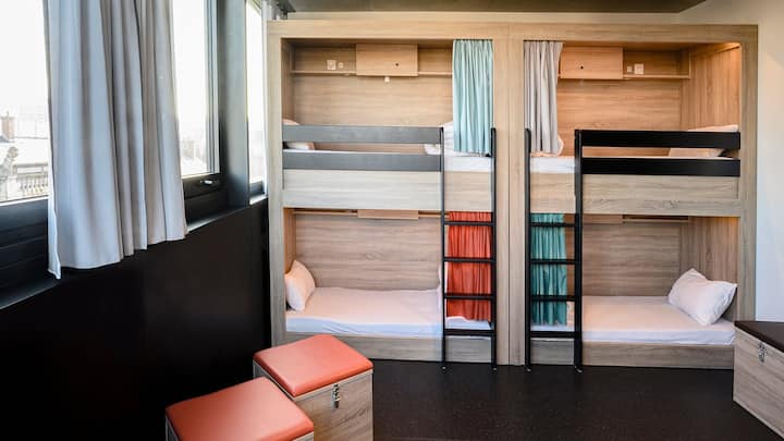 Lit En Dortoir "Girls Only" De 4 à Paris Marais - Paris