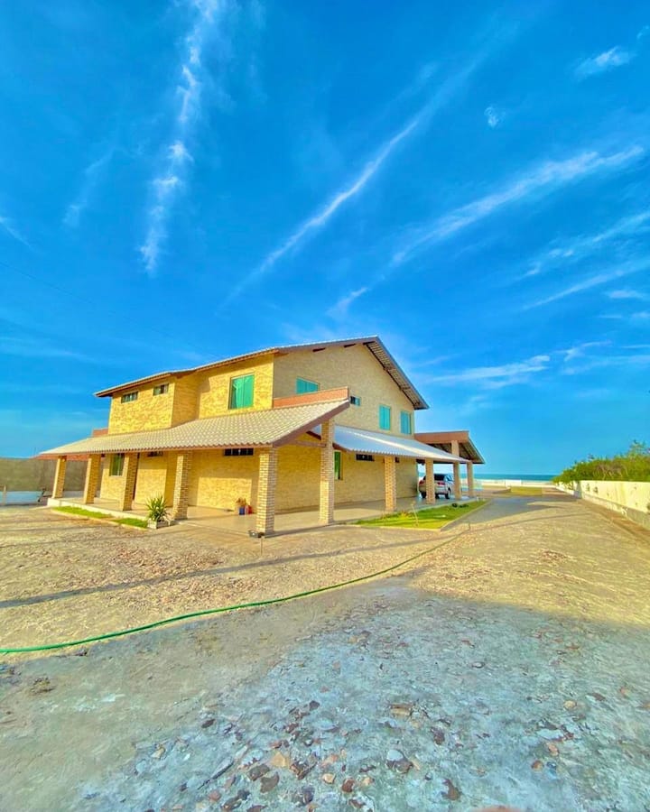 Casa Espaçosa E Bela Com Piscina - Luís Correia