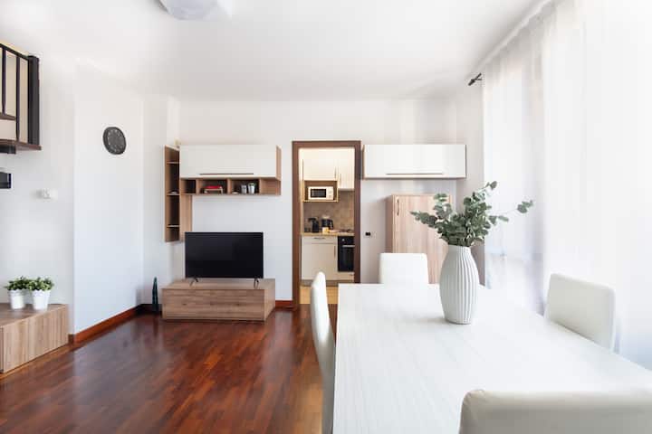 Rho Fiera Milano- Two-bedroom Two-bathroom Apt - Saronno