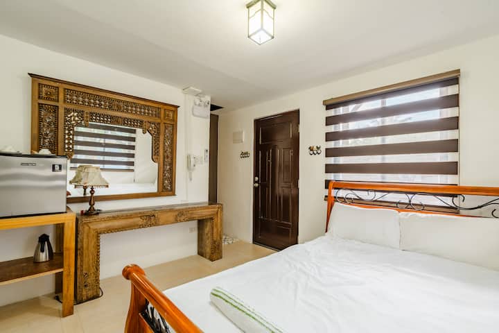 Rm 1 Pool View Room Paradise Oasis - Badian