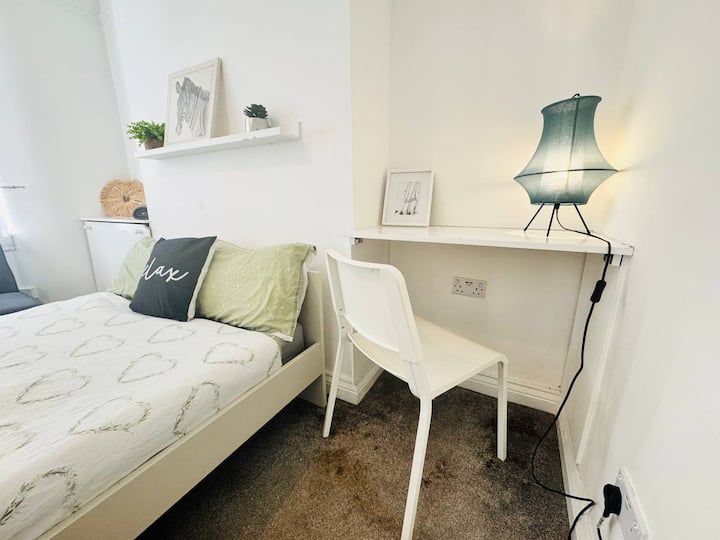 Amazing Double Room In Shared House At Bedford Rd. - Guernsey