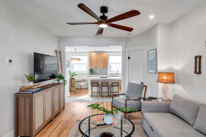 Newly Renovated Nautical Apt | Downtown St. Pete - 聖彼德斯堡