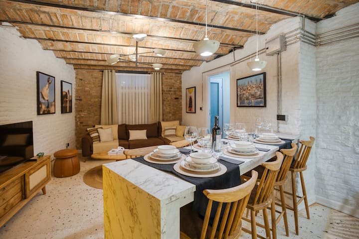 Private Villa, 4 Floors, 5 Rooms, 5 Bathrooms, 7ac - Istanbul
