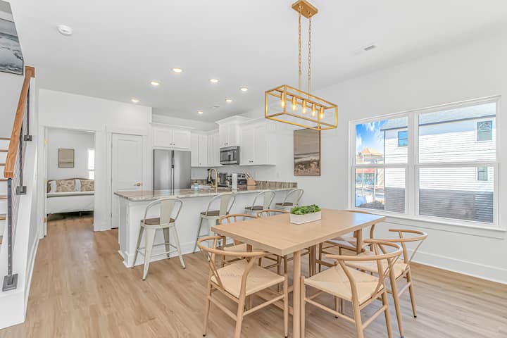 4br Pet-friendly Oasis | Pool | Walk To Beach - Myrtle Beach