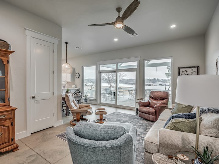 Peaceful Lakefront 3 Bed, 2 Bath W/ Boat Parking - Eufaula, OK