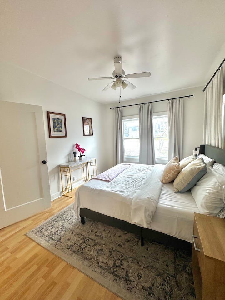 Historic Charm By The Pearl! - San Antonio, TX