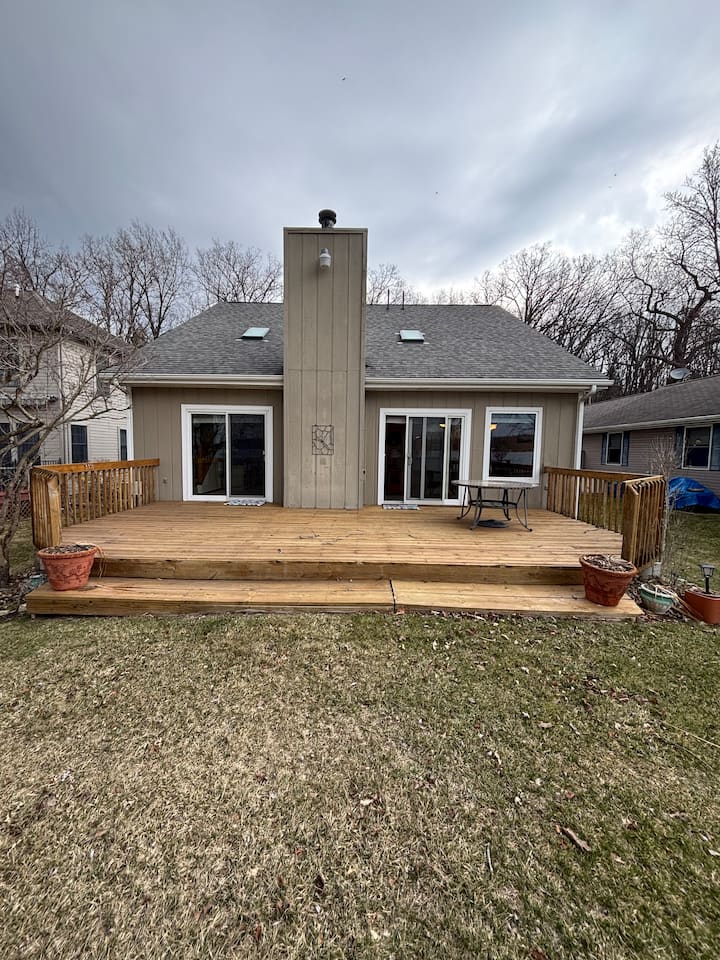 Charming 2-bedrm Lakefront House - Waterloo State Recreation Area, Chelsea