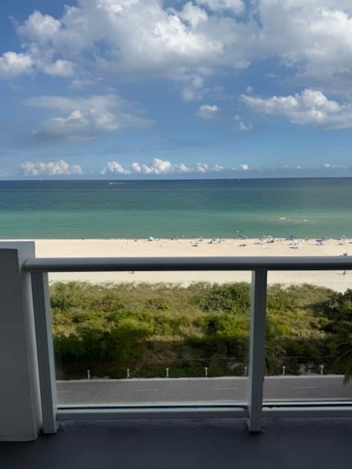 Miami Stunning Beachfront Oasis - Miami Beach, FL