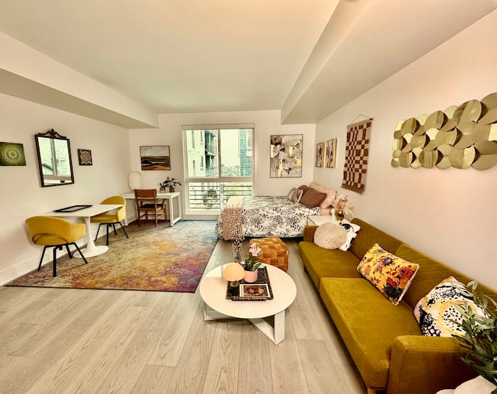 Luxury Hollywood Studio/top Amenities/free Parking - Hollywood, CA