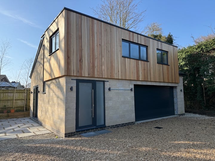 Stay In Style, Two Bed! - Didcot