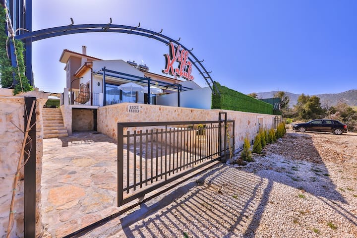 Doga Manzaralı Havuzlu,jakuzili Villa - Kaş
