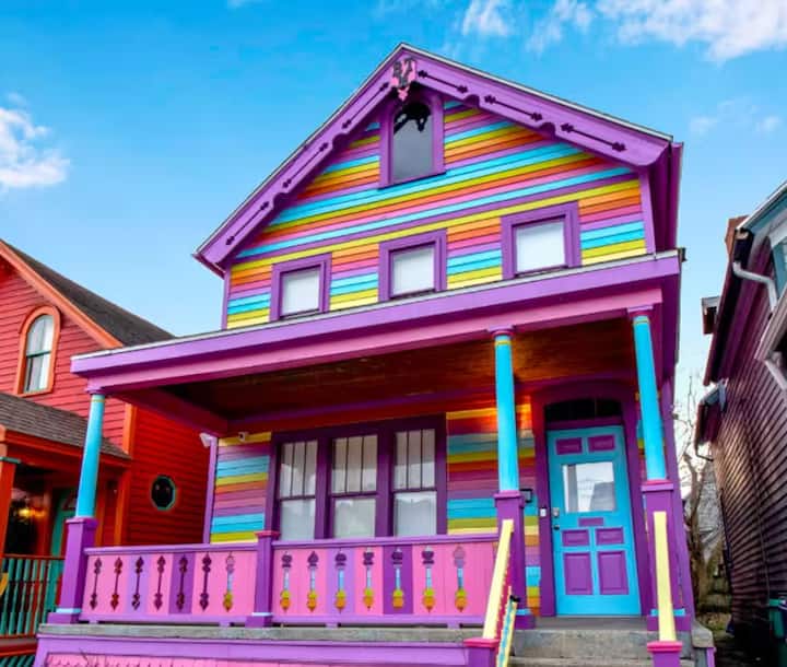 Rainbow Retreat - Fully Restored Allentown Home - Buffalo, NY