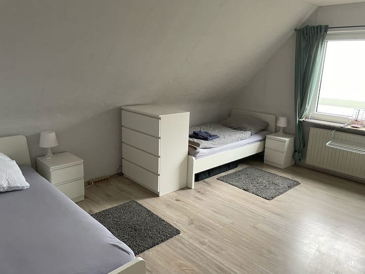 Zimmervermietung
Zimmer 3 - Freiburg