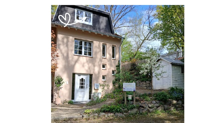 Power Under Oaks - Nideggen