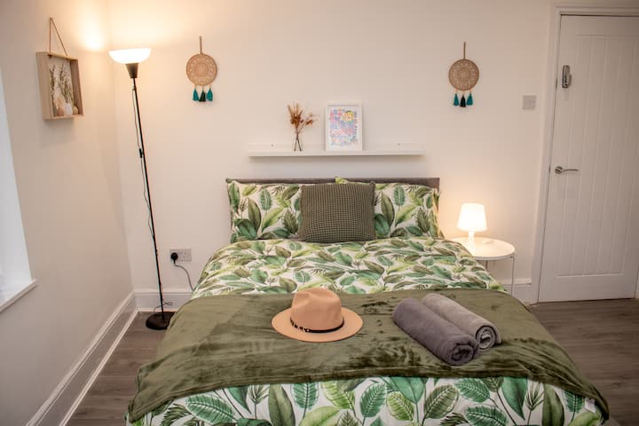 Spacious 1bedroom In Shared House At Sydney St. - Liverpool