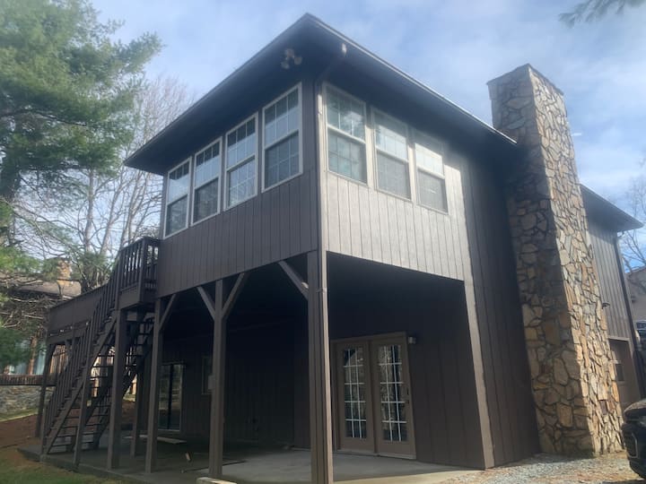 Hilltop Hideaway - Boone, NC