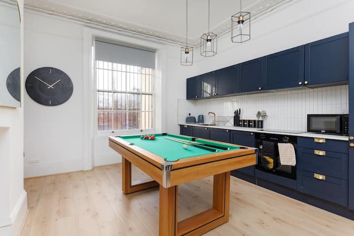 Flatzy– City Centre Mansion 2 | Sleeps22 | 4 Baths - Liverpool