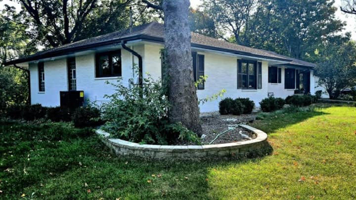Newly Remodel Beltful House - Waukegan, IL
