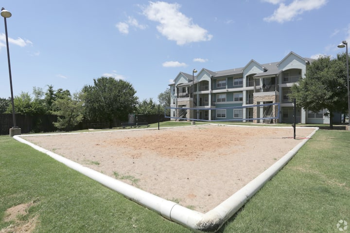 Milestone Retreat Private Room  Modern Amenities - Stillwater, OK