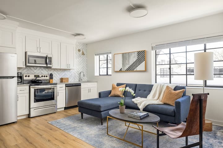 Comfy Contemporary | Brookwood/buckhead | Local - Atlanta, GA