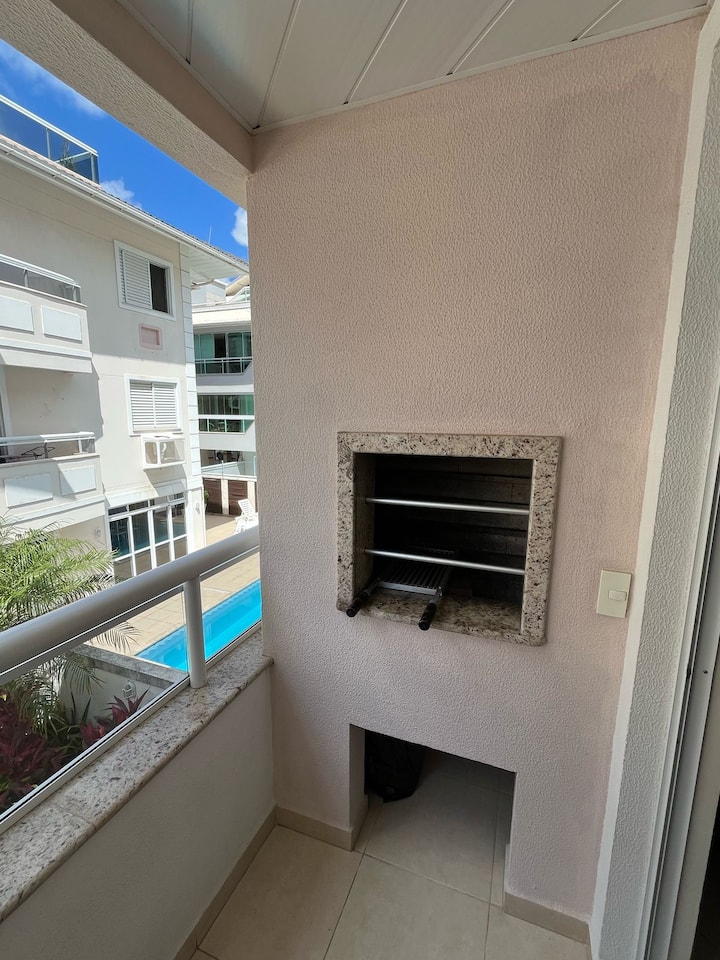 Apartamento à 200mt Da Praia. - Florianópolis