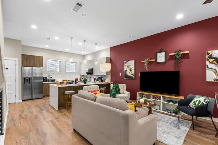 The Coral 2bd Th: 7st Walkable, Elegant & Comfy! - Fort Worth, TX