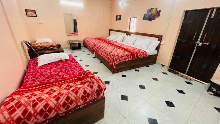Multi Bedroom Two Double Bed Two Single Bed - Agra