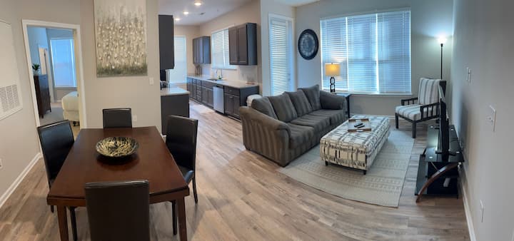 Spacious 2br 2ba Easy Walk To Restaurants And Shop - Lake Wylie, SC