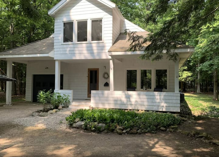 Whitehaven Cottage - Harbor Springs, MI