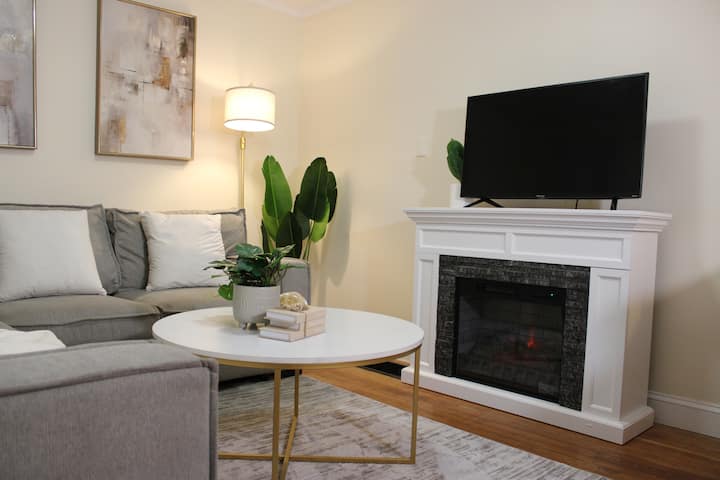 1 Bed Bedroom Apartment 1.5 Miles From Downtown - Manchester, NH