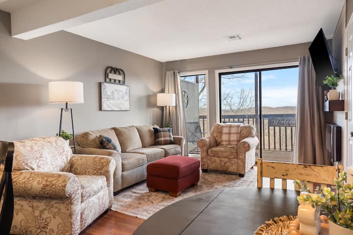 Quiet Getaway*scenic Views*1 Mile From Sdc* Enjoy! - Branson West, MO